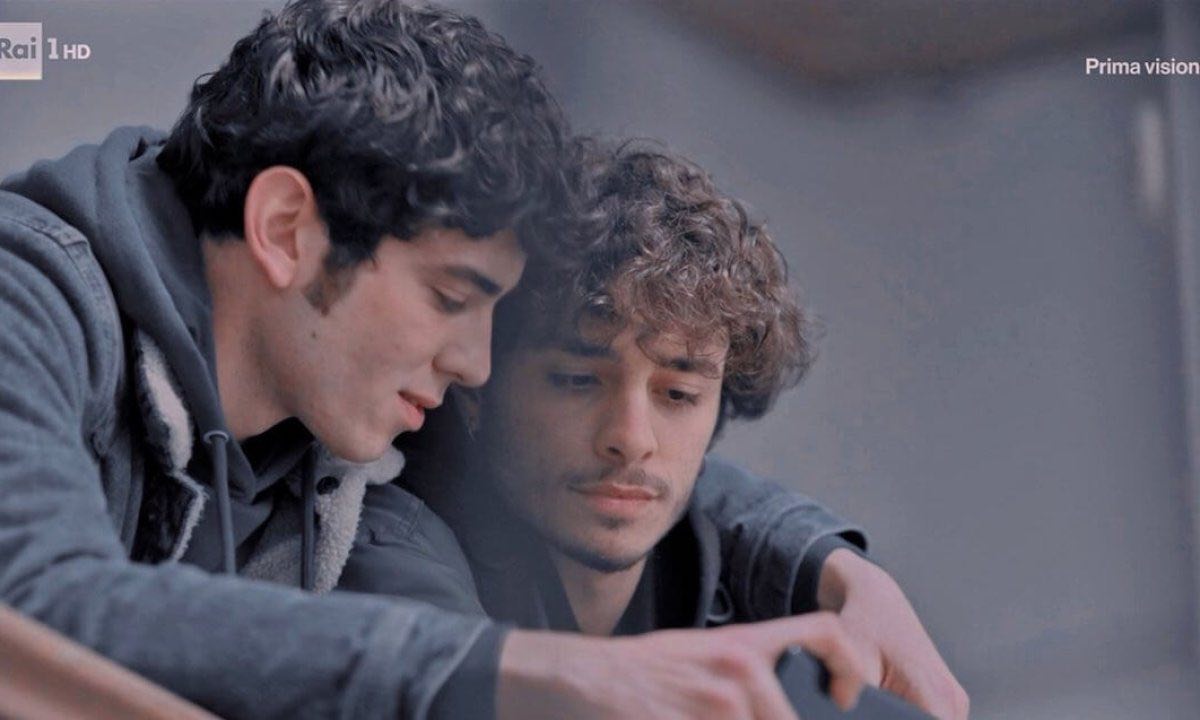 Un professore 2 anticipazioni tra Simone e Manuel nuovo bacio ...