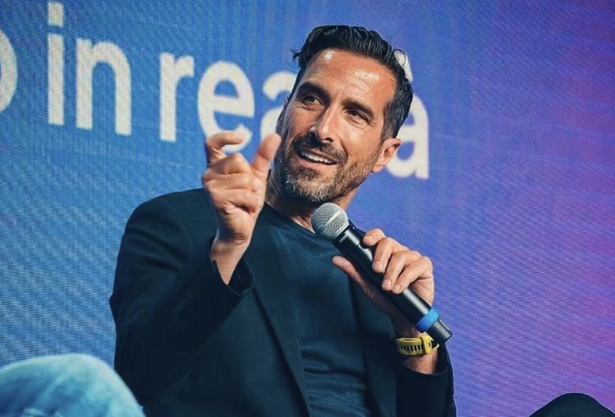 Chi è Davide Camicioli: età, altezza e carriera del bel giornalista ...