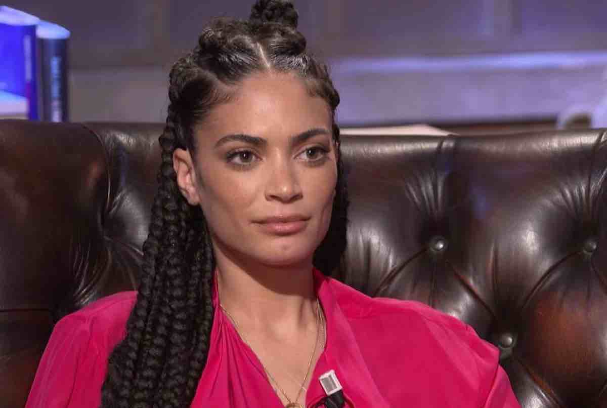 Quanto è alta Elodie e quanto pesa: altezza e peso della cantante ...