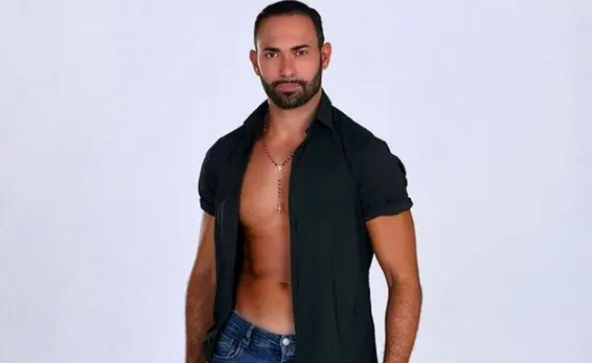 Stefano Oradei altezza peso età: vita provata e il matrimonio con ...