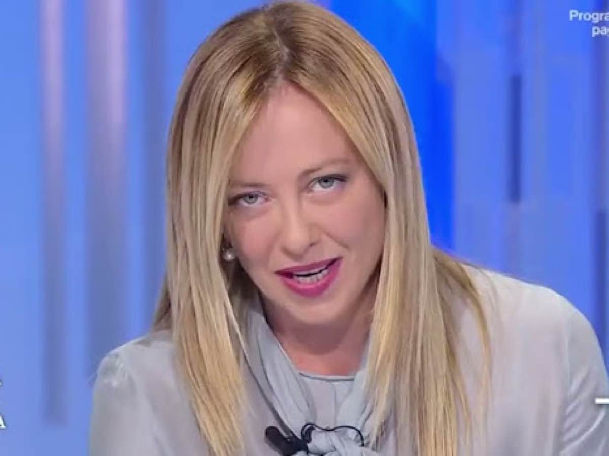 Chi veste Giorgia Meloni look e stilista della premier - Tuttouomini