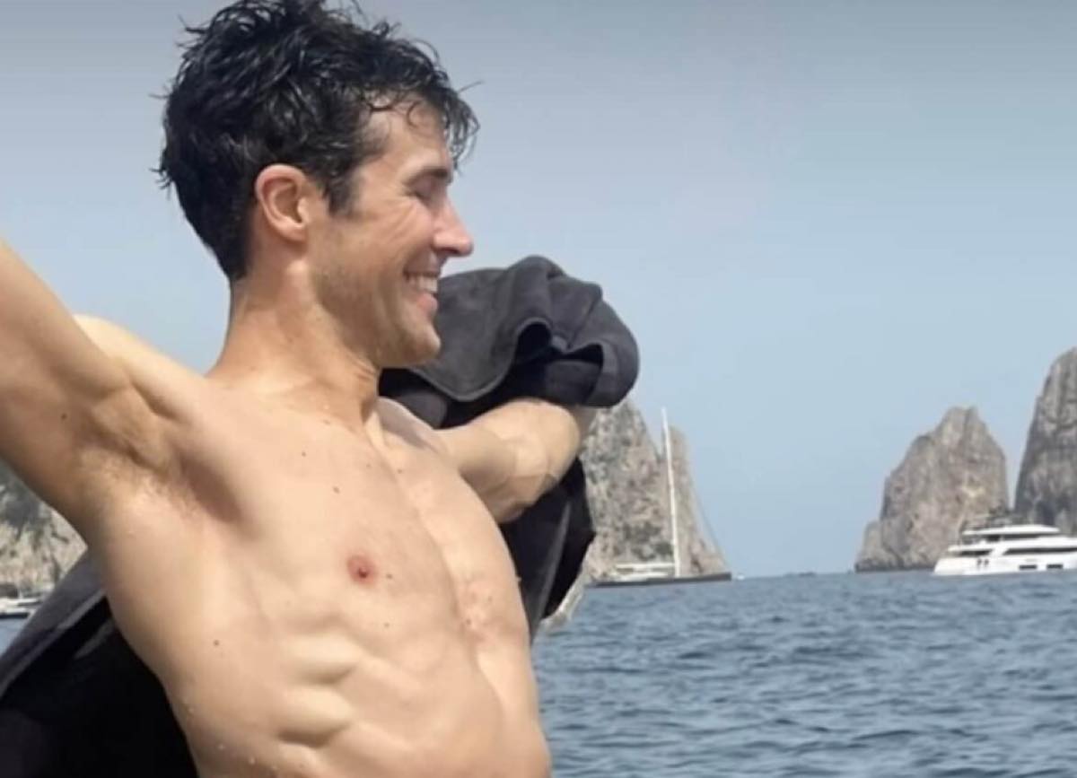 La spaccata di Ferragosto di Roberto Bolle e non solo - Tuttouomini
