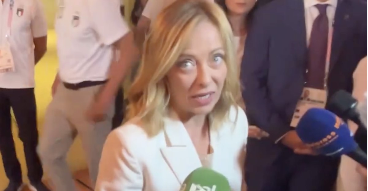 Con tutti i gravi problemi che ci sono in Italia la Meloni interviene ...