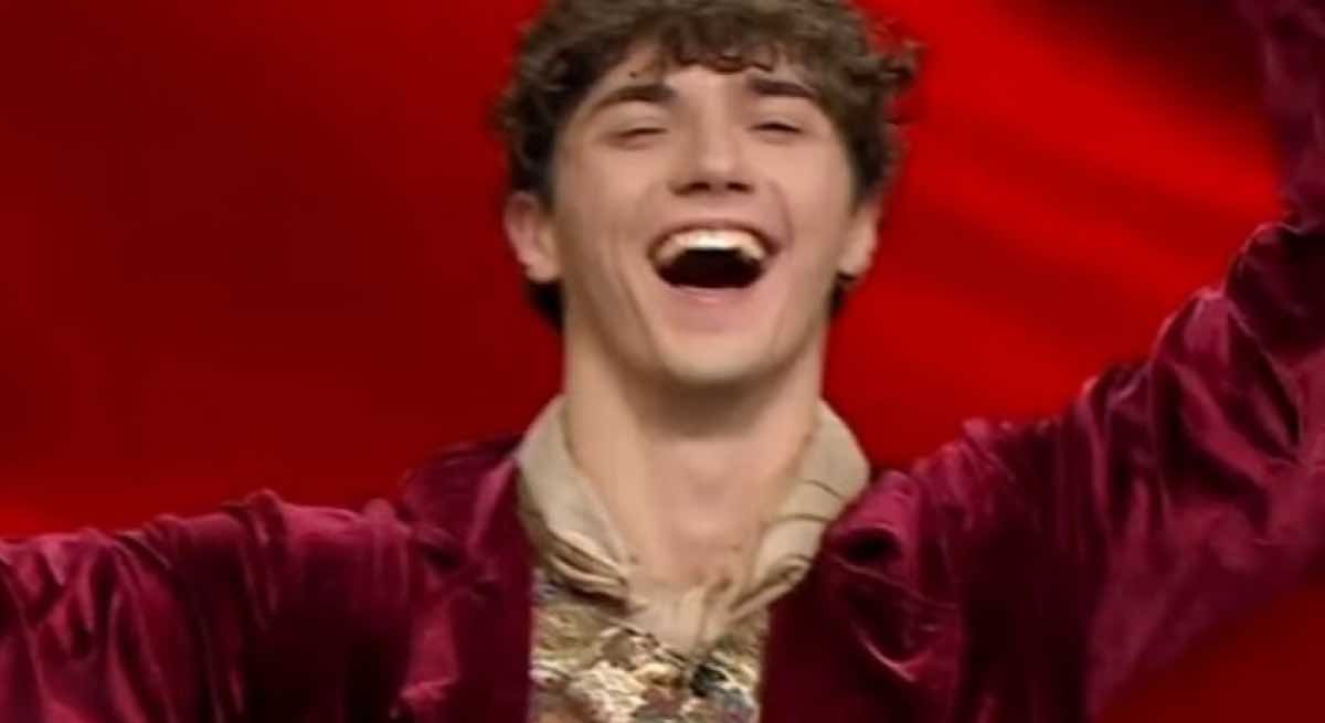 Chi è Nikita Perotti ballerino Ballando: età, altezza, peso, vita ...