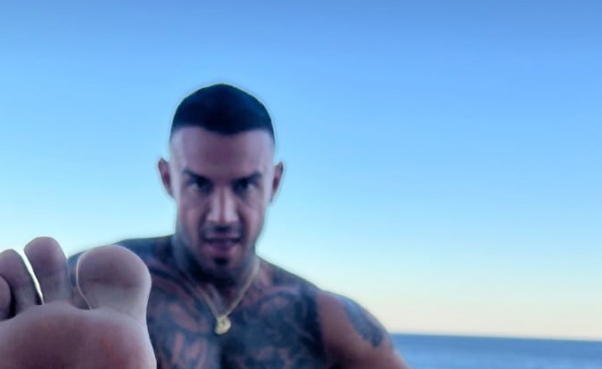 Lucas Peracchi: il piede, i suoi nuovi video e il pennello che ci ...