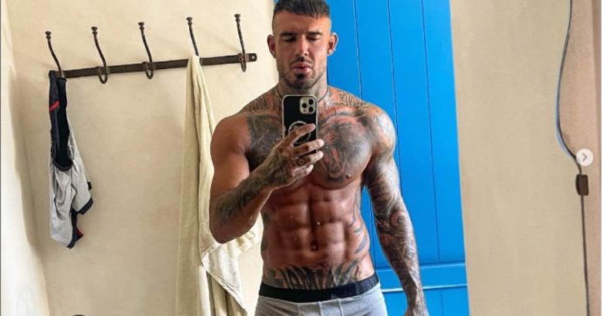 Lucas Peracchi in sauna mostra il suo "franco" rilassato e pronto all ...