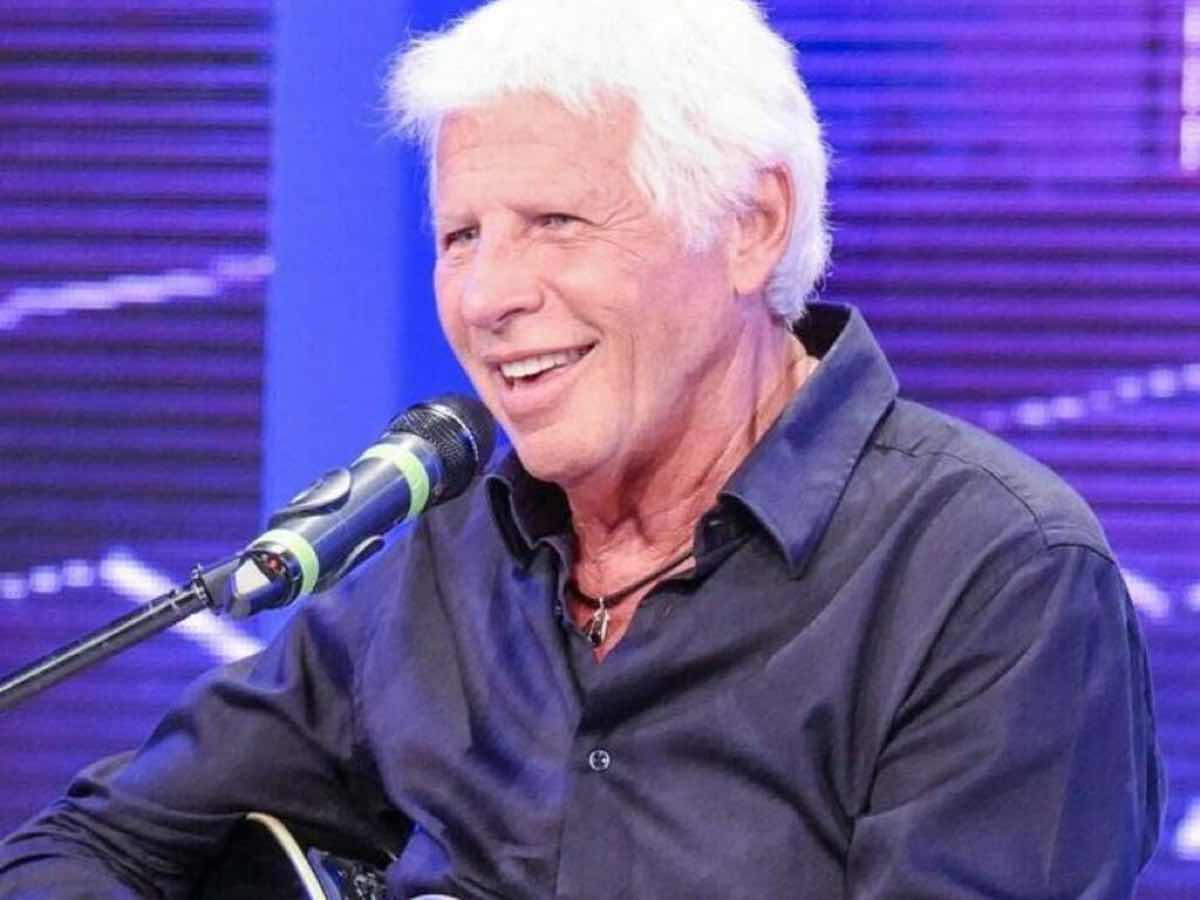 Sandro Giacobbe causa morte e malattia del cantante italiano - Tuttouomini