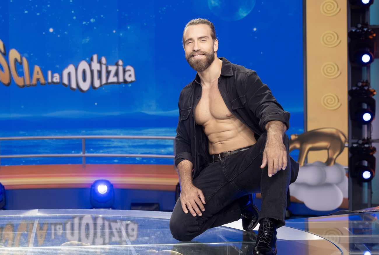 Il velino Gianluca Briganti lascia Striscia la Notizia, al suo posto ...