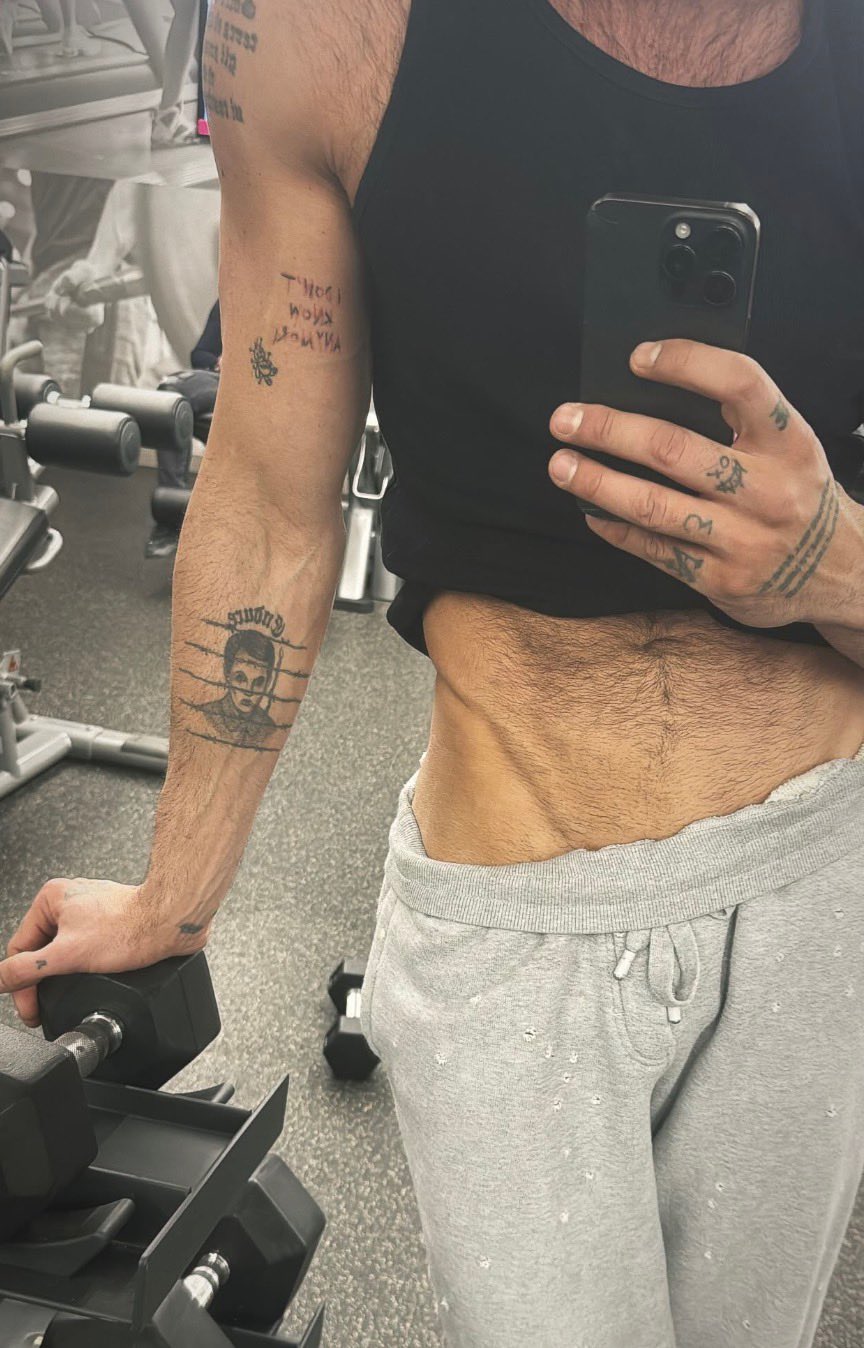 Michele Morrone fisico - Tuttouomini