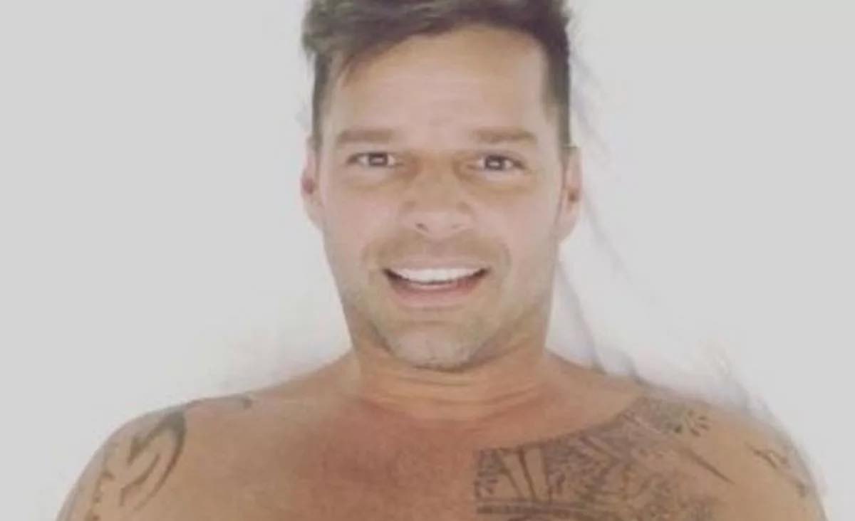 Ricky Martin rivela di essere un amante delle piogge dorate, lo avreste ...