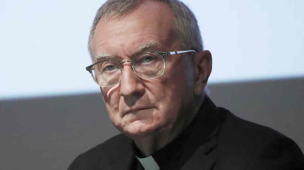 Chi è Parolin candidato favorito elezione Papa: età, altezza, carriera ...
