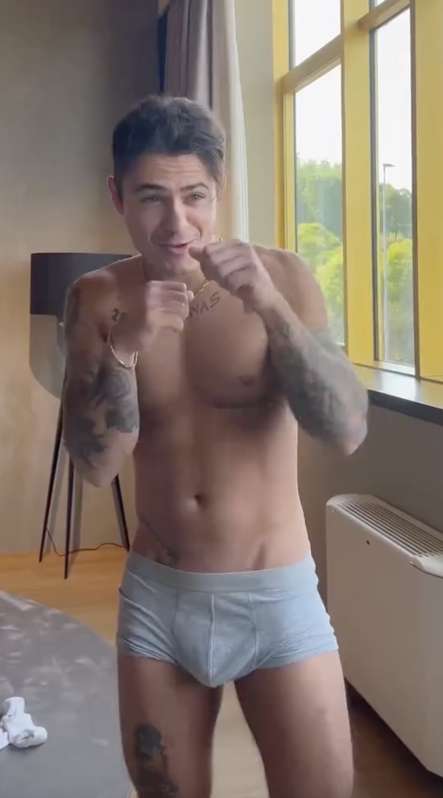 Ecco come Federico Rossi ha perso grasso e ce lo mostra senza pudore - Tuttouomini