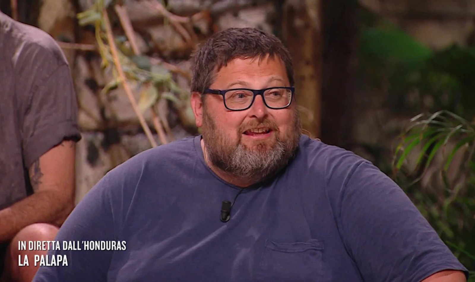 Adinolfi quanti chili ha perso all'isola fino ad ora e perchè era ingrassato così tanto ...