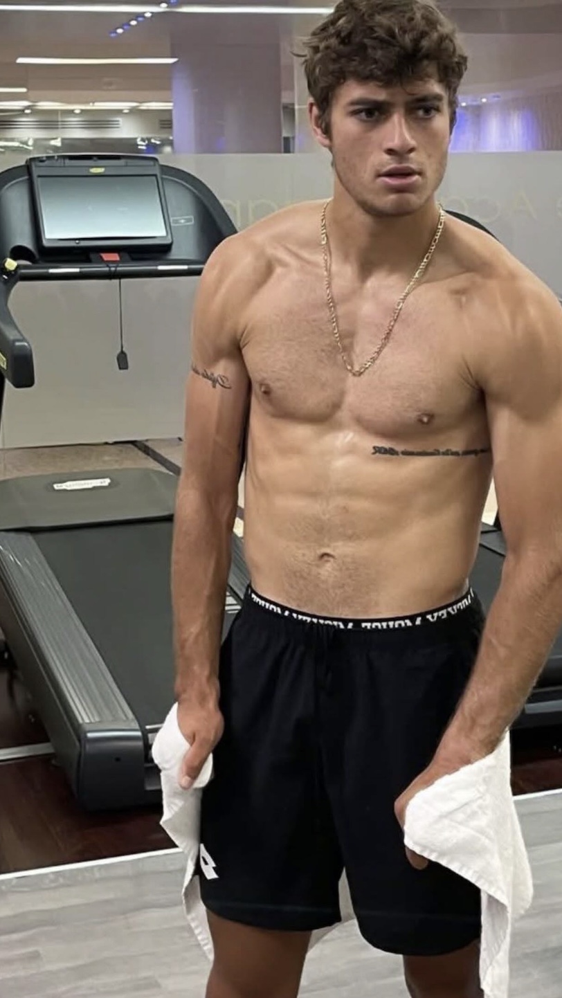 Chi è Cobolli: età, altezza, peso e fisico perfetto del tennista ...