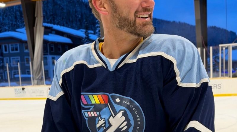 Jesse Kortuem giocatore di hockey coming out dopo aver visto la serie ...